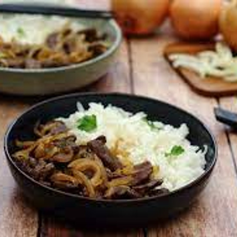 Boeuf aux oignons avec du riz - Mr. Cook